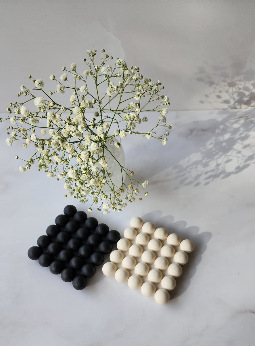 Bubble Coasters | Black or Cream – Cosy Chic